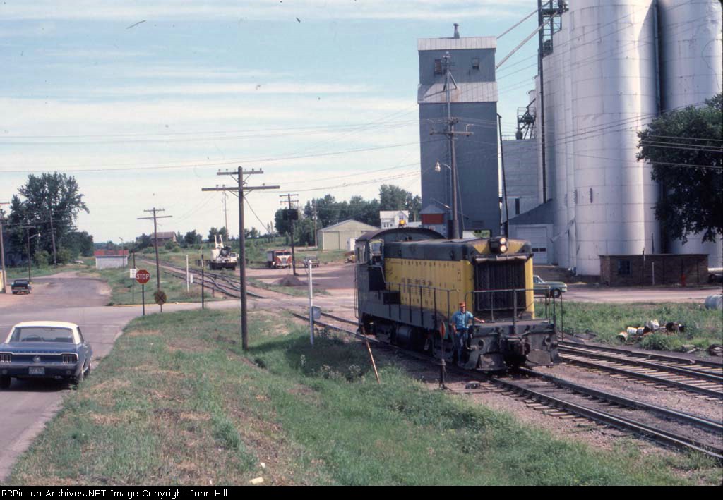 1065-17 CNW BLW/EMD VO660M switcher 1244